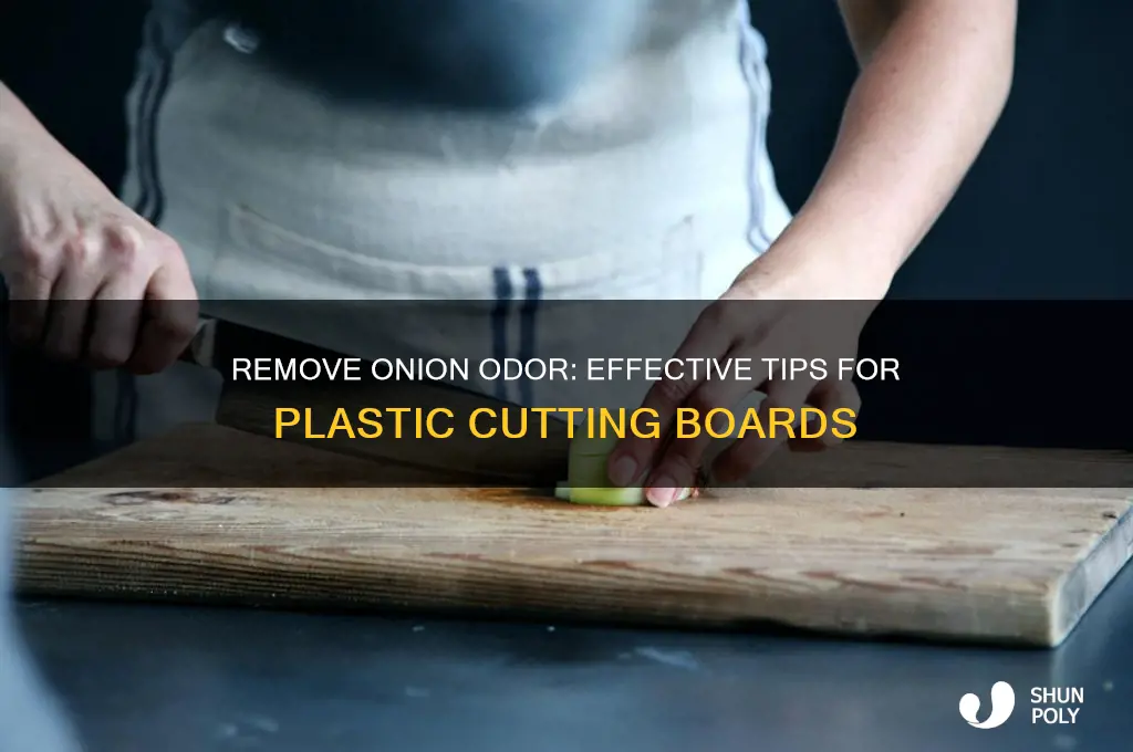 Remove Onion Odor: Effective Tips For Plastic Cutting Boards | ShunPoly